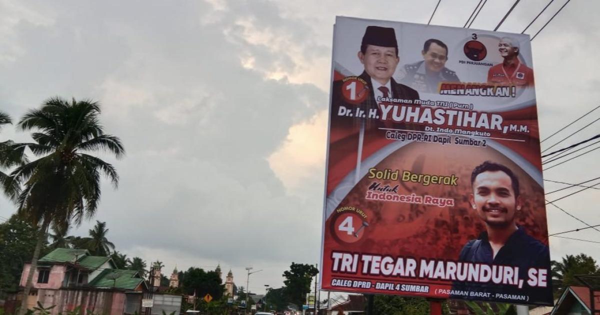Anis-muhaimin Di Deklarasikan, Baliho Ganjar Bertebaran Di Pasbar ...